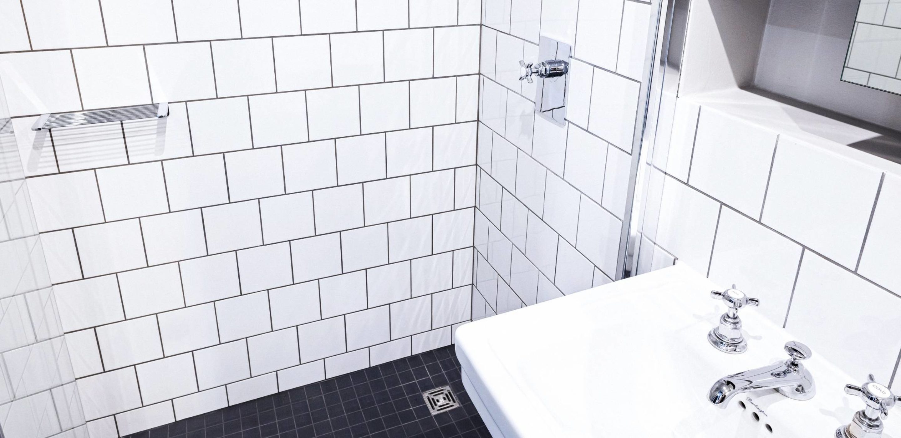 Berlin - Mitte-Wedding - Classic - Student Apartment - Neon Wood