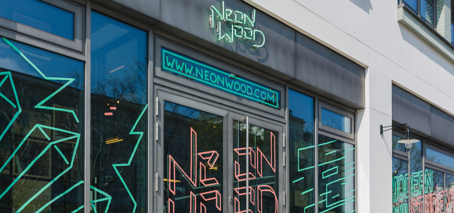 Neon Wood coole Studentenwohnungen und Apartments